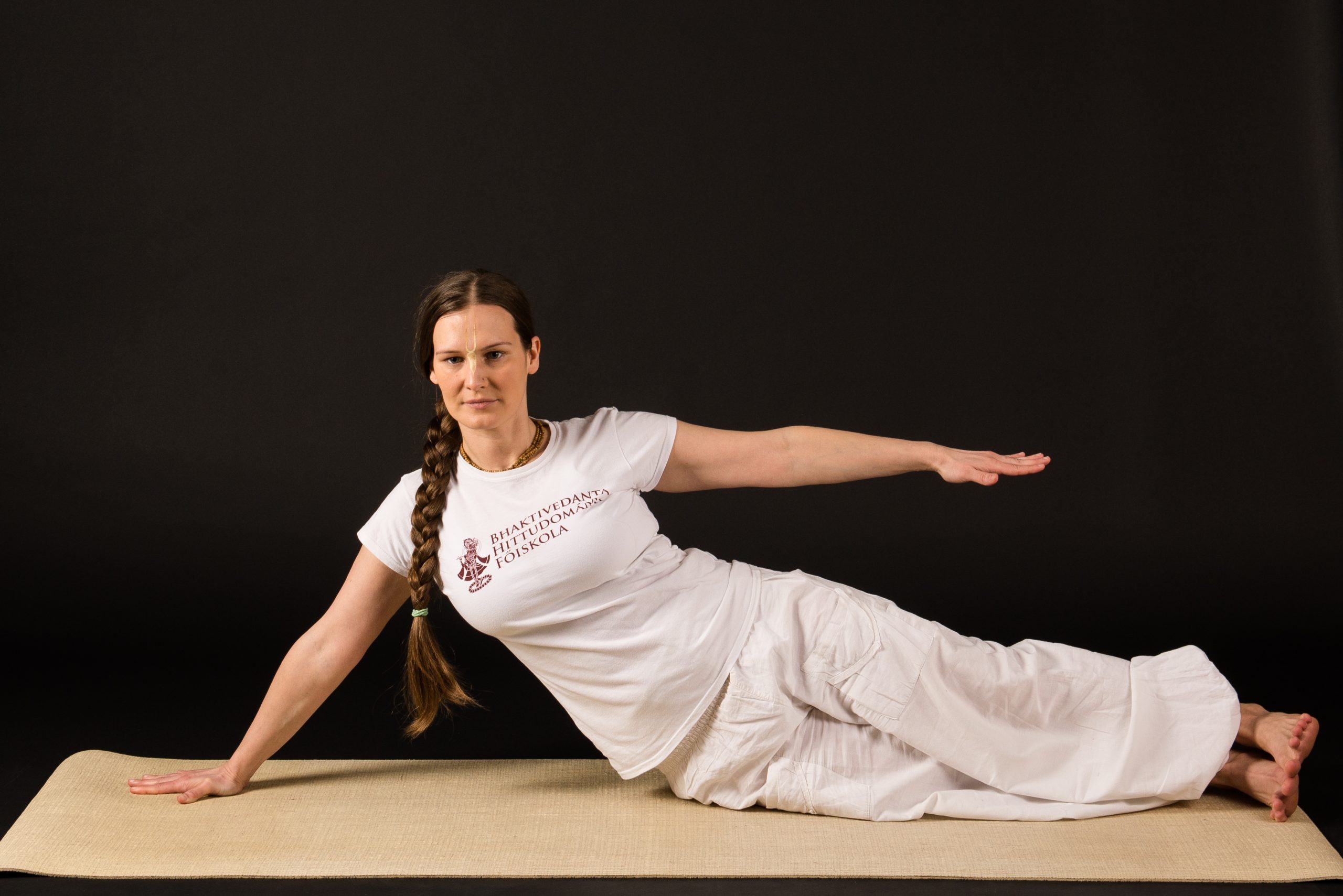 Meru-ākāraṇāsana - Méru-hegyre emlékeztető póz - Selfness Yoga